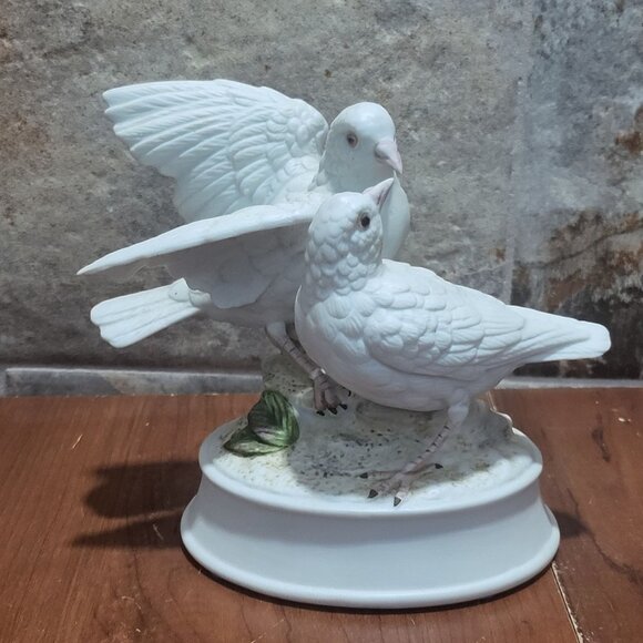 Accents | Vintage Gorham White Doves Music Box Plays Moon River On Off ...